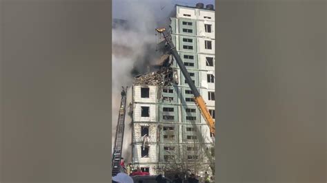 В Умані тривають пошуково рятувальні роботи після влучання російської ракети Youtube