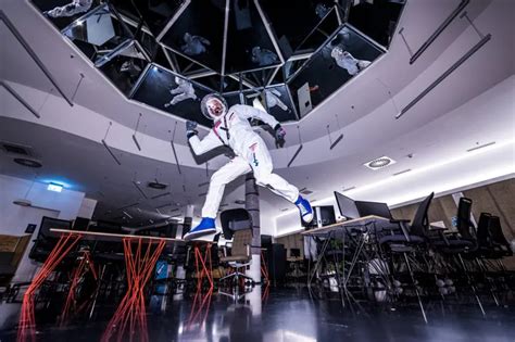 아이디어의 우주를 탐험하는 스타트업을 위한 공유 오피스 스페이스 쉑