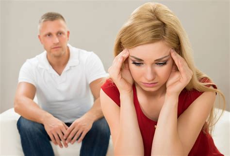 Saiba o que fazer quando se descobre traição após anos de relacionamento Roteiro Notícias