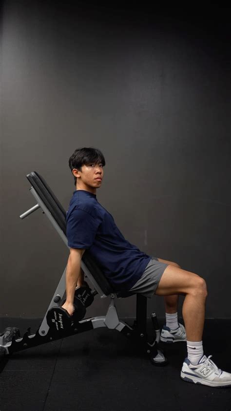 Dumbbell Bicep Curl Incline Bench How To Do Incline Dumbbell Bicep