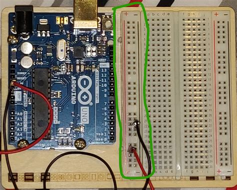 Arduino Uno Disconnects From Computer When Connecting It To A