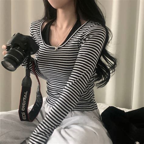 슈가파우더 [코디set 문의폭주🔥] 밀크 홀터나시 스트라이프 단가라 오프숄더 긴팔티셔츠 셋업