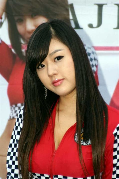 Terpopuler Cewe Pake Baju Ketat