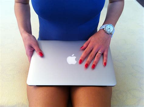 Digitimes Apple Predstav Palcov Macbook Air S Retina Displejom U Koncom Roku Letem