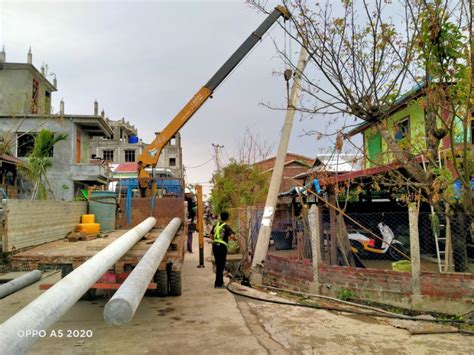 ရသေ့တောင်မြို့၌ မိုခါ မုန်တိုင်းကြောင့် ပျက်စီးသွားသော ဓာတ်အားလိုင်းနှင့် ထရန်စဖော်မာများကို ပ