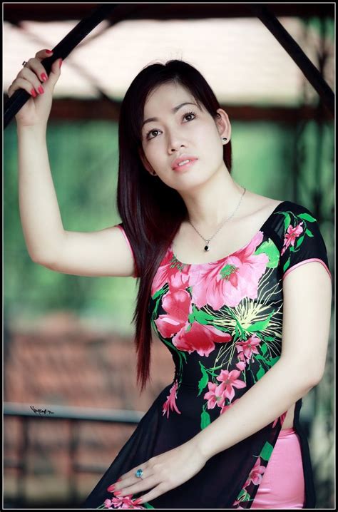 Ghim của steven harris trên Asian Beauties Áo dài Cô dâu Người mẫu