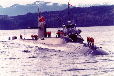 Uss Parche Dedicates Sail To Museummost Highly Decorated Naval Vessel