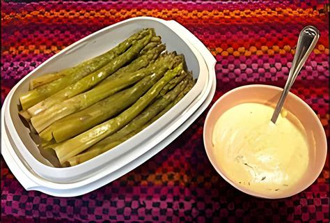 Recette d Asperges vertes et sa mayonnaise mousseline à la ciboulette