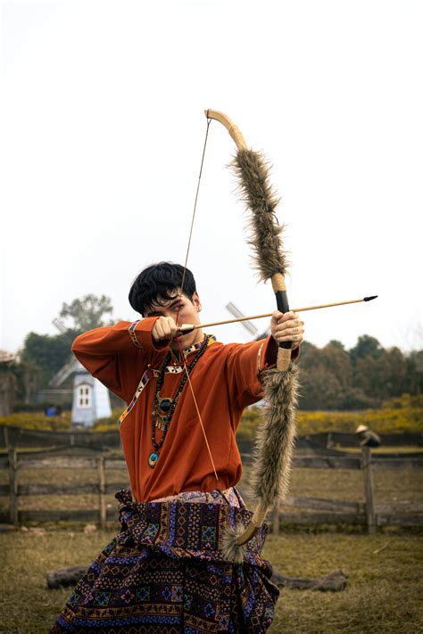 겨누다 계획 궁수 기술 녹색 놀이 단란함 뒤뜰 라이프스타일 레저 레크리에이션 리본 멕시코 모험 발사 소년 숲 스포츠 스포츠 활동 실외 활동