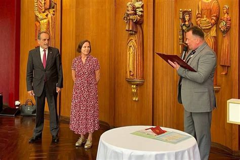 Французский историк Рене Барки и его супруга получили российское гражданство