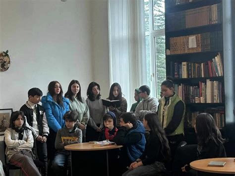 წიგნიერების დღესასწაული ტყიბულის N6 საჯარო სკოლაში ეტალონი