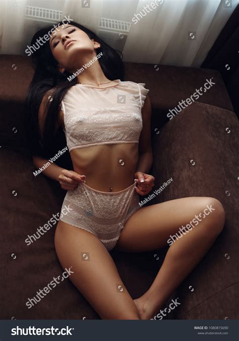 누드 510783개가 넘는 로열티 프리 라이선스 대상 스톡 사진 Shutterstock