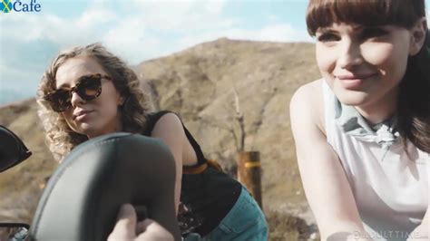 Shemale Fingerfuck Her Wet Pussy Xhamster