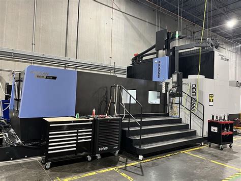 Used Doosan Dbm 2550 Cnc Bridge Type Milling Machine With 4th Axis