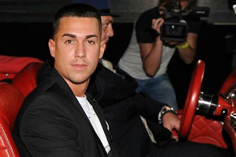 Zadrugar U Naletu Besa Rekao Da Ima Tumor Otkriveno Sve O Njegovom