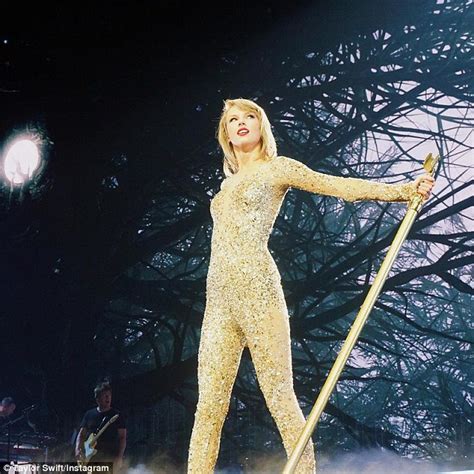 Taylor Swift Fan Grabs Her Ankles At Canada Gig At Rexall Place Daily