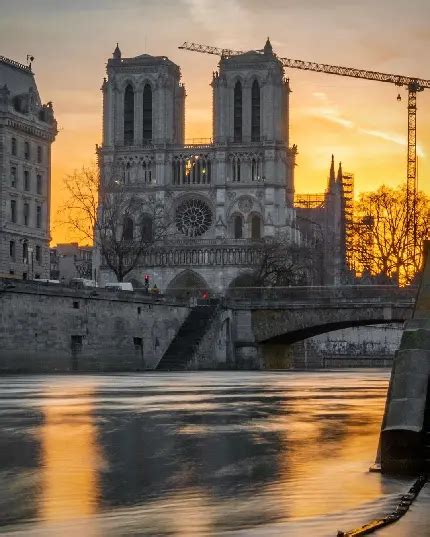 دانلود عکس و تصویر زمینه از کلیسای تاریخی نوتردام شهر پاریس
