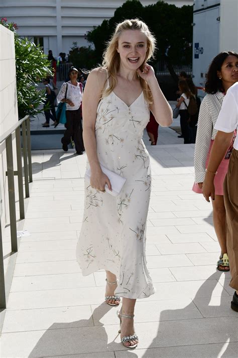 Dakota Fannings Feet