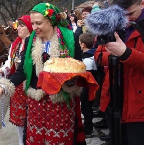 В събота е СВЯТ ПРАЗНИК какво трябва да имате задължително на трапезата за Тодоровден За Жената