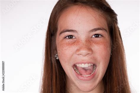Tween Open Mouth