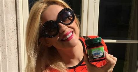 Cilësitë E Jashtëzakonshme Të Mjaltit Manuka Modë