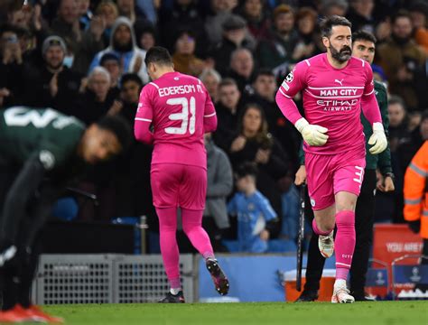 Scott Carson Expulsado De La Fiesta Del Manchester City Como Campeón De
