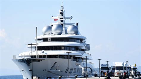 Руски олигарх претендира за конфискувана от САЩ суперяхта за 230 милиона Profit Bg