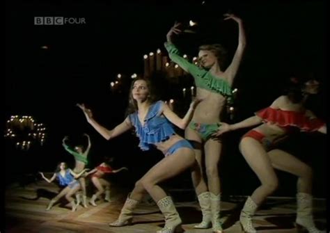 Ruby Flipper Wrestling Flipper Dance