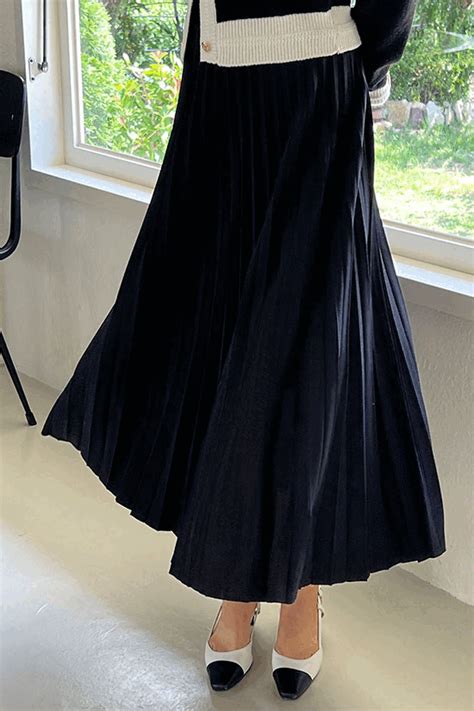 그녀가 차려 입은 예쁜 옷♥