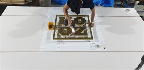 포트폴리오 신주후광잔넬신주헤어라인신주잔넬스텐골드led간판신주간판금색간판신주스카시카페간판금속간판고급간판예쁜간판후광간판led후광스텐간판