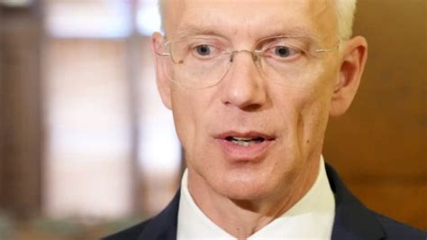 Глава МЗС Латвії йде у відставку на тлі скандалу зі спецрейсами Європейська правда