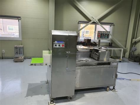 후지 냉동고속슬라이서 칼날연마 교체 및 소모품교체 하여 인천에 위치한 업체에 납품한 사연입니다 육가공공장중고육가공기계 매입