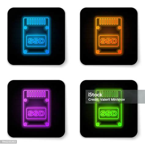 빛나는 네온 Ssd 카드 아이콘 흰색 배경에 고립 솔리드 스테이트 드라이브 사인 저장소 디스크 기호입니다 검은색 사각형 단추입니다 벡터 일러스트 0명에 대한 스톡 벡터 아트