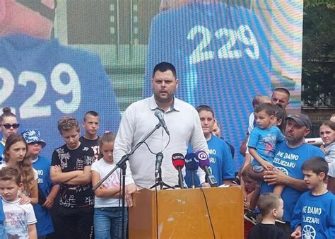 Предсједник Општине Никшић подржао протест радника Жељезаре R Montenegrocrnagora