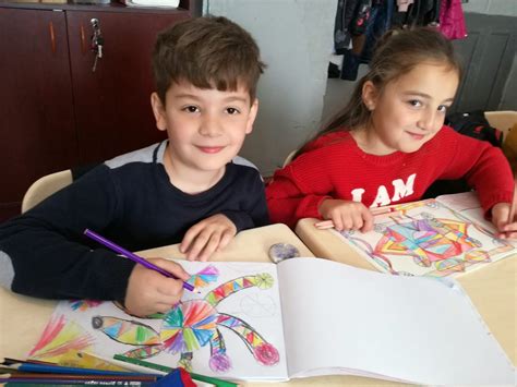 ხელოვნების კლუბი პალიტრა გამოფენა ფერთა სამყარო