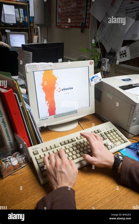 Ubuntu Operating System Hi Res Stock Photography And Images Alamy