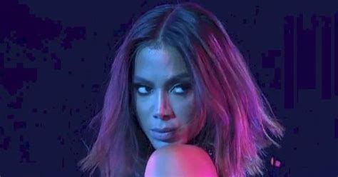 Anitta é processada em R mil por uso indevido de imagem