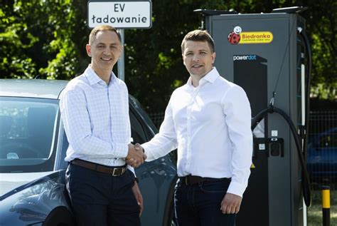 Powerdot And Biedronka Implement The Largest Fast Charging Network For