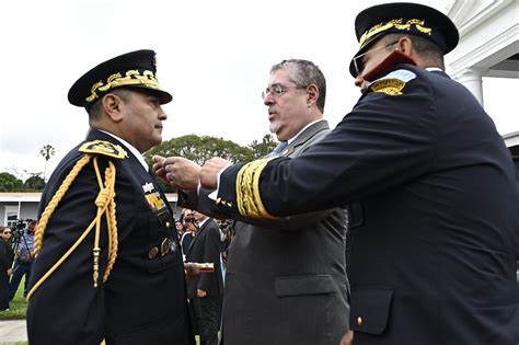 Presidente Bernardo Arévalo En Su Calidad De Comandante General Del