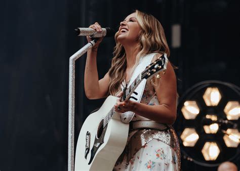 Kentucky Sisters In Song Carly Pearce And Wynonna Judd Kentucky Living