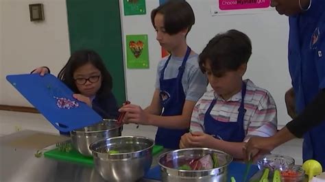 Lausd Programa Enseña A Los Estudiantes Como Alimentarse Bien