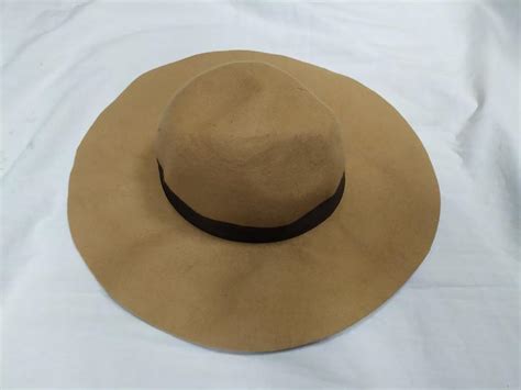 Капелюх з широкими полями нова 100 вовна — ціна 280 грн у каталозі Капелюхи Купити аксесуари