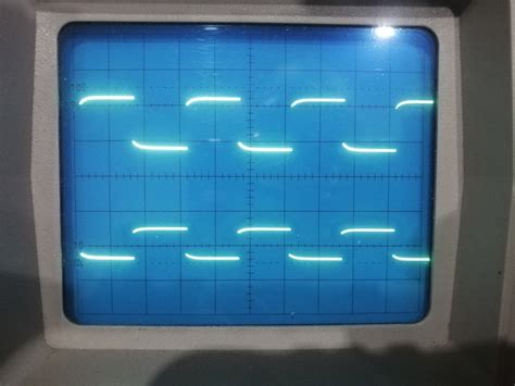 [divers] Panne Oscilloscope Tektronix 2215 Déformation Des Traces En