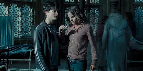 Harry Potter Why The Nude Harry And Hermione Scene Was Controversial