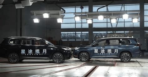 挑战从25米峰顶连续翻滚8圈落地，星途揽月玩了把大的 搜狐汽车 搜狐网