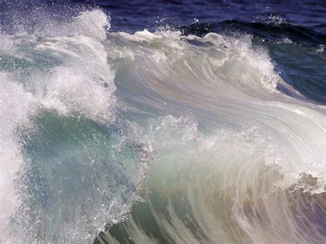 Обои Волны на рабочий стол