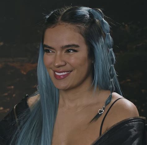 She Is So Beautiful Concert Makeup Concert Outfit Concert Hairstyles Favorite Hairstyles