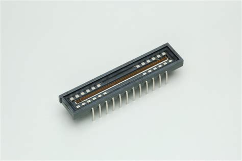 Cmos Linear Image Sensor Designed For Use In Sorting Machines