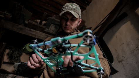 Кабмін визначив умови бронювання для волонтерів і викладачів курсів такмеду Читайте на Ukr Net