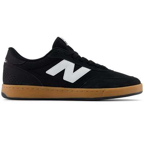 NB Numeric 440 V2 Shoe in Black/Gum | Boardertown